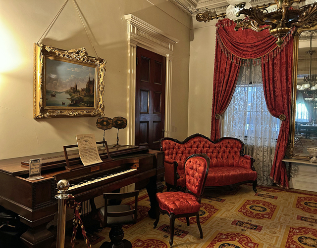 The Historic Merchant's House in Downtown Manhattan - Luxury Web